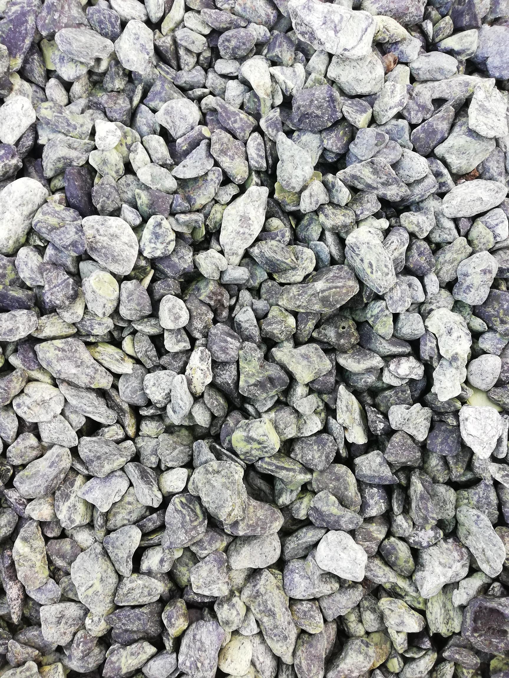 Dekoratyviniai akmenys fr. 20-40mm, žalsvi – Ponas akmuo